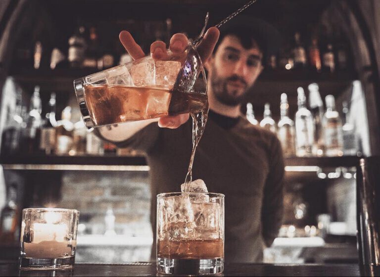 Bartending 101: Make Better Drinks With These Tips & Tricks - Molly's Spirits